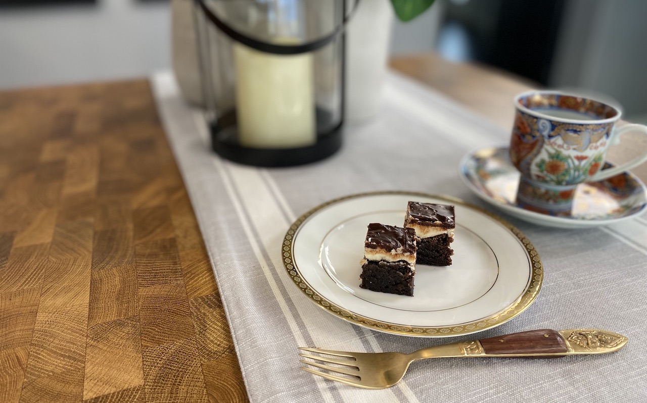 Pillow Mint Brownies - Nakatomi Test Kitchen